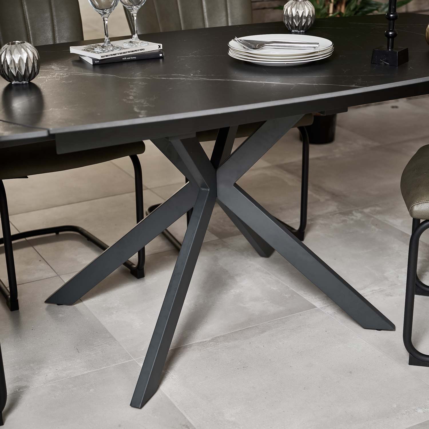 Woods Toscana Motion Table 140-200cm - Black - Woods Furniture