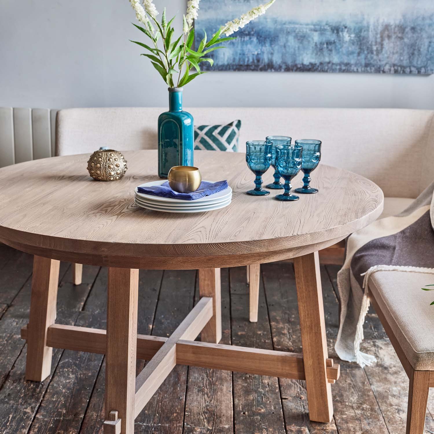 Woods Hampton Round Dining Table - Woods Furniture