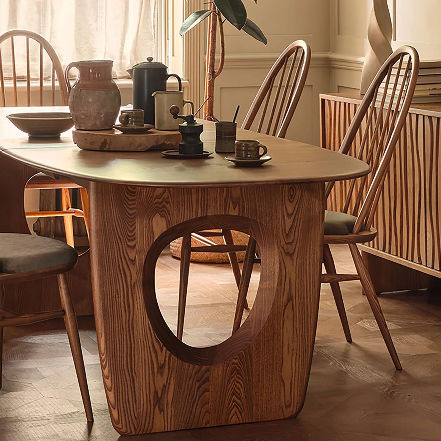 Ercol Highmoor Extendable Dining Table - Woods Furniture