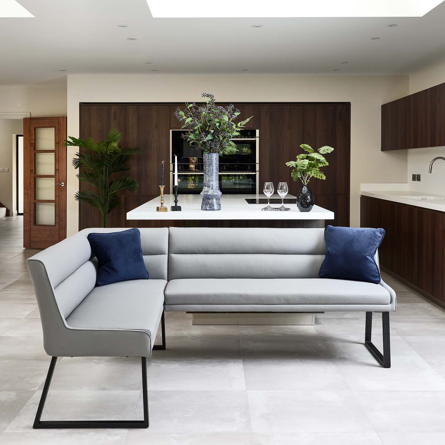 Dining Table And Right Hand Facing Corner Bench at Stephen Jamerson blog